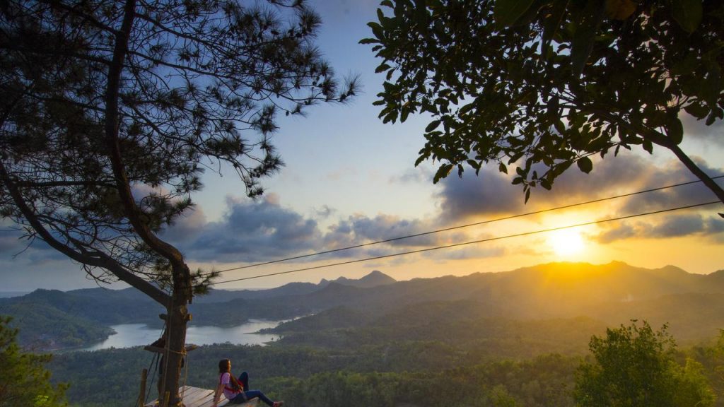 Jelajah Wisata Alam Nan Kekinian Khas Kalibiru - Sewa Mobil Jogja dan ...